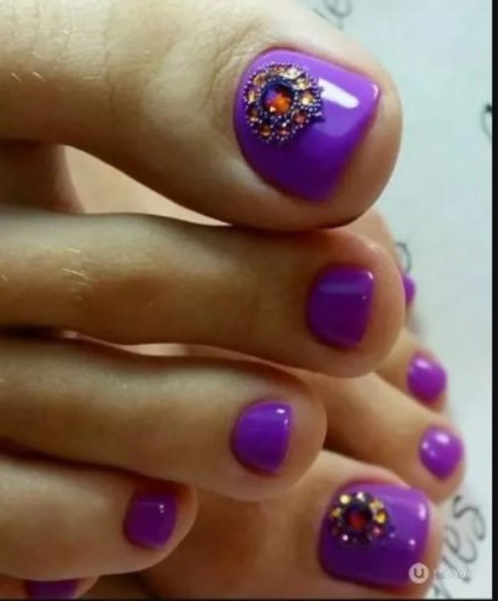 Purple Toenails 【30 Eye-Catching Ideas】 – YEOX